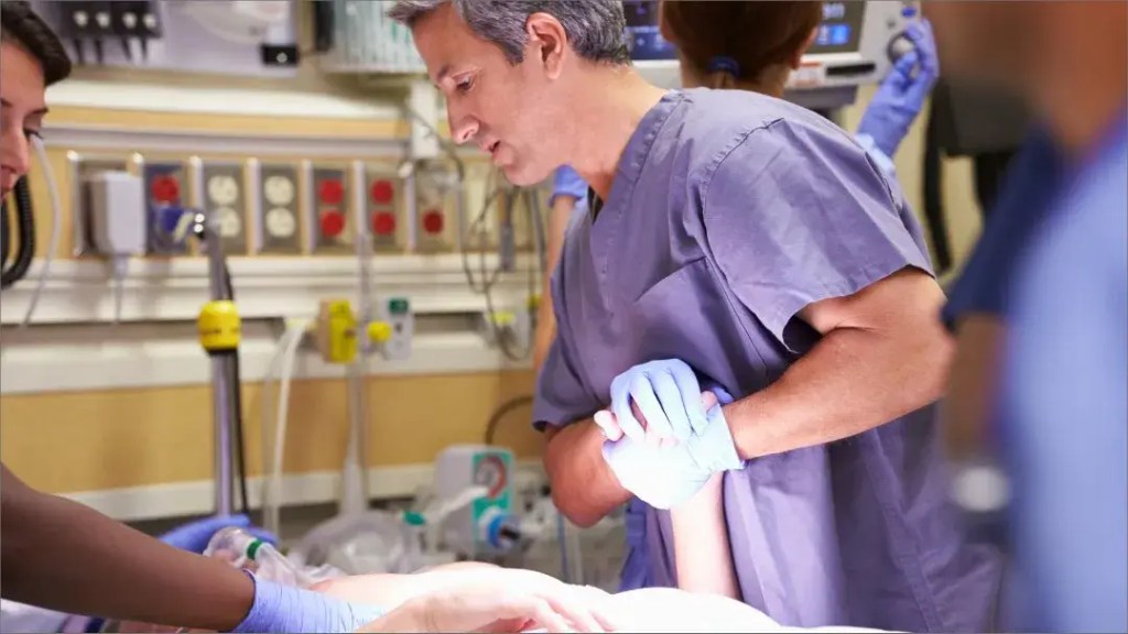 How to become an ER doctor | MUA